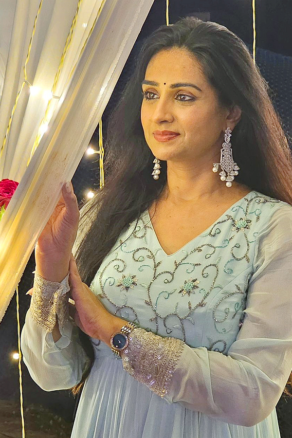 Laya Gorty : నటి లయ బర్త్ డే సెలబ్రేషన్స్ బీచ్‌లో రొమాంటిక్‌గా.. ఫోటోలు చూశారా..? (ఫోటోలు ...